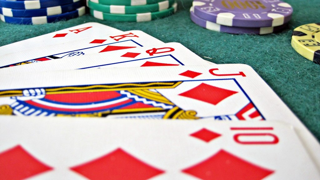 Big 2 Card Game: Show Off Your Card-Playing Prowess!